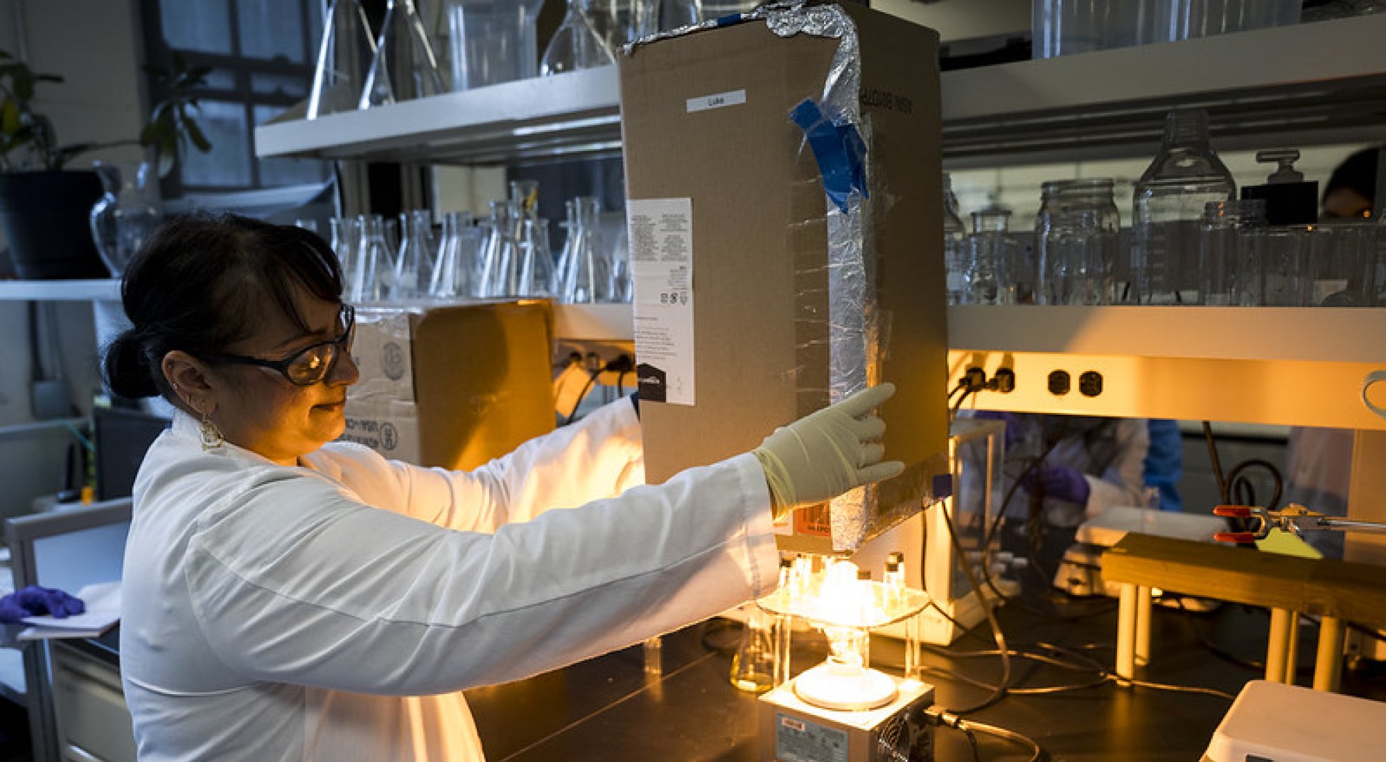 Using light to tune silver nanoparticles opens door to better imaging ...